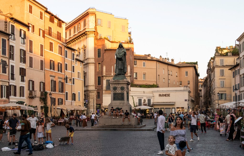 The Most Iconic Figures in Roman Folklore - QuodLibet bed and breakfast ...