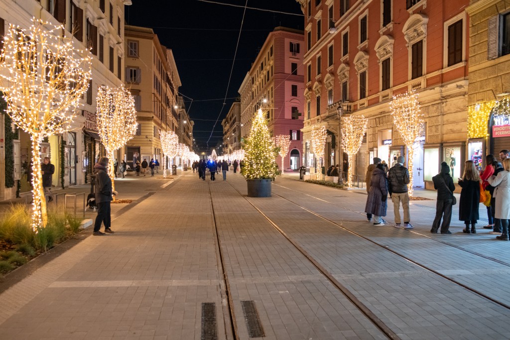 Via Ottaviano: Rome’s New Pedestrian Boulevard Sparkles for Christmas ...